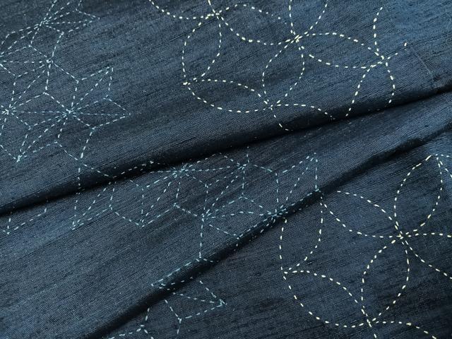 平和屋着物●上質な紬　刺繍　刺し子　麻の葉七宝文　正絹　逸品　AABB5106ph