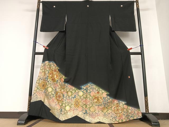 平和屋着物●豪華黒留袖　作家物　駒刺繍　双鳥花文　暈し染め　金彩　正絹　逸品　AABB6422zg