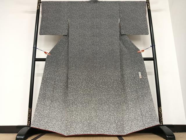 平和屋着物●伊勢型名人　南部究俳　訪問着　大小あられ　黒地　正絹　逸品　AABB6426zg