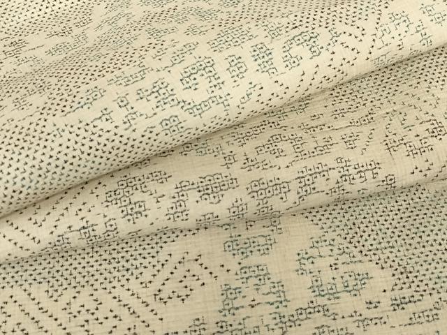 平和屋着物●本場結城紬　重要無形文化財　100亀甲　草花文　正絹　逸品　AABC0073zg