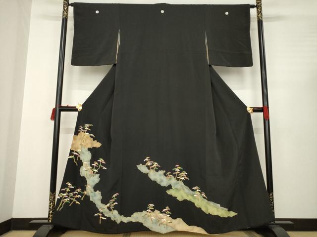 平和屋着物●創業130年　江戸染繍友禅　大彦　黒留袖　松　刺繍　金糸　金彩　正絹　逸品　AABC3227ck
