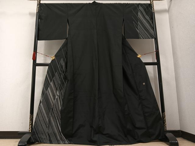 平和屋着物●訪問着　作家物　斜縞　黒地　鈴乃屋扱い　正絹　逸品　AABC3680ph