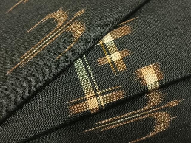 平和屋着物▽上質な紬　単衣　琉球絣　黒地　正絹　逸品　AABC4020fy