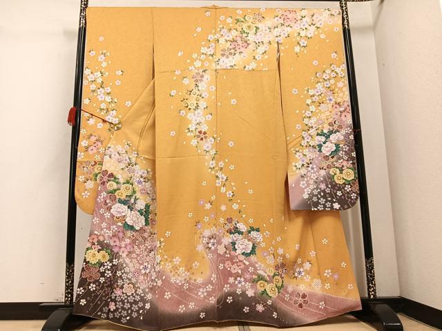 平和屋着物●豪華振袖　花宝尽くし　暈し染め　金彩　金通し地　正絹　逸品　AABC6880ph