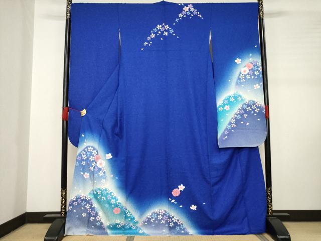 平和屋着物●豪華振袖　駒刺繍　遠山花文　暈し染め　銀通し地　ロング丈　正絹　逸品　AABC8644ck