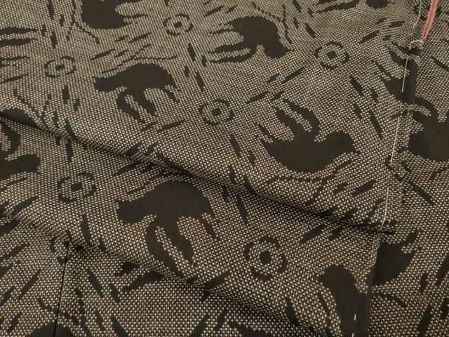 平和屋着物●本場大島紬　一元7マルキ　飛鳥菱文　正絹　逸品　AABC9219ck