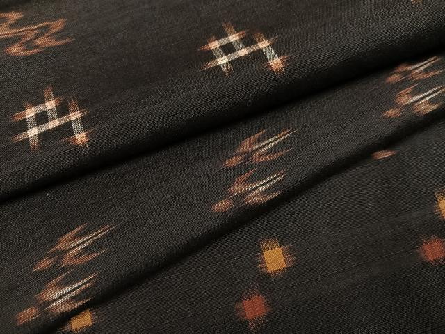 平和屋着物●国指定重要無形文化財　本場久米島紬　手織　琉球絣文様　正絹　逸品　未使用　AABC9344ph