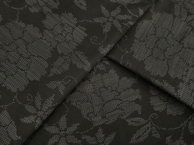 平和屋着物●本場大島紬　花唐草文　黒地　正絹　逸品　AABC9456ck