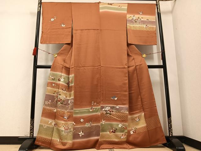 平和屋着物●訪問着　駒刺繍　舞蝶文　草花　暈し染め　金彩　正絹　逸品　AABC9777ph