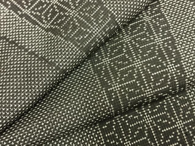 平和屋着物●本場大島紬　9マルキ　立涌麻の葉文様　鈴乃屋扱い　正絹　逸品　AABD0488fy