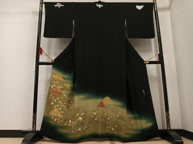 平和屋着物●京友禅の第一人者　松井青々　黒留袖　駒刺繍　重ね山文　金彩　正絹　逸品　AABD4758ph