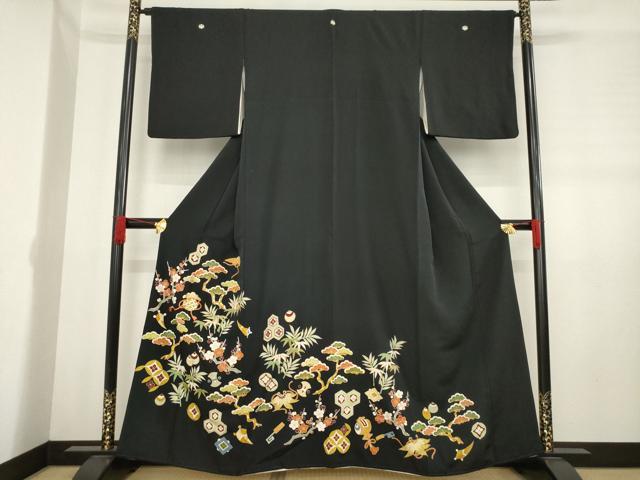 平和屋着物●豪華黒留袖　友禅　駒刺繍　松竹梅吉祥宝尽くし　金彩　正絹　逸品　AABD6693ck