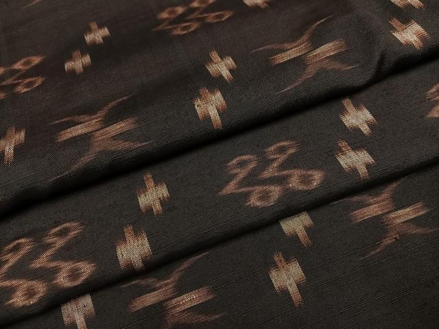 平和屋着物●国指定重要無形文化財　本場久米島紬　琉球絣文様　手織　正絹　逸品　AABD7055ph