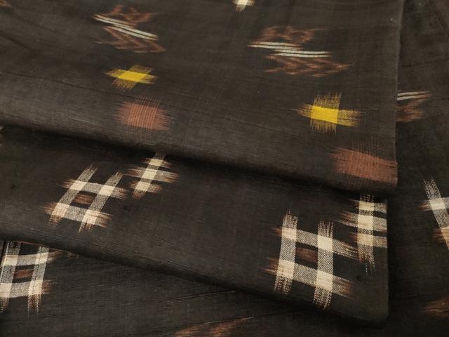 平和屋着物●国指定重要無形文化財　本場久米島紬　手織　琉球絣文様　正絹　逸品　AABD9919ck
