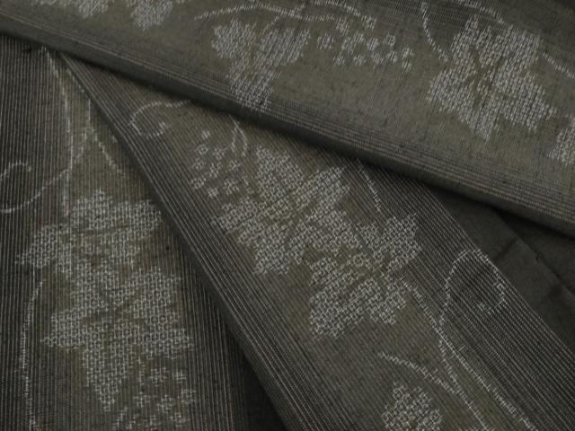 平和屋着物●結城紬　100亀甲　葡萄唐草間道　飛び亀甲柄　黒地　正絹　逸品　AABE0270ck