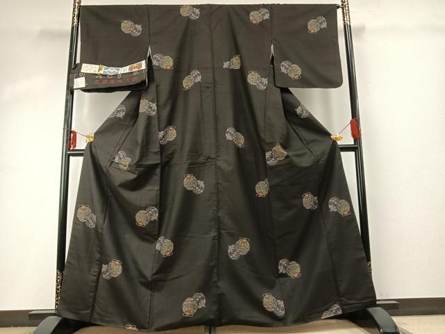 平和屋着物●本場大島紬　泥染め　カタス9マルキ　鞠　有限会社前田紬工芸謹製　証紙付き　正絹　逸品　AABE1625fy