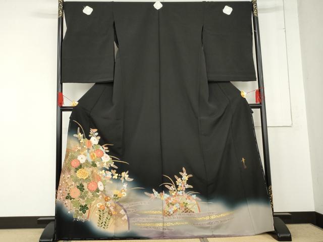 平和屋着物●京友禅の第一人者 松井青々 黒留袖 駒刺繍 流水枝花文 上代180万 金彩 浜ちりめん 仮絵羽 正絹 逸品 未使用 AABE2765cs