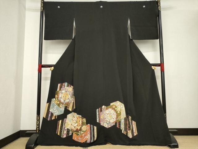 平和屋着物●創業460年・千總　黒留袖　駒刺繍　亀甲花鳥文　金彩　伊勢丹扱い　正絹　逸品　AABE4157ck