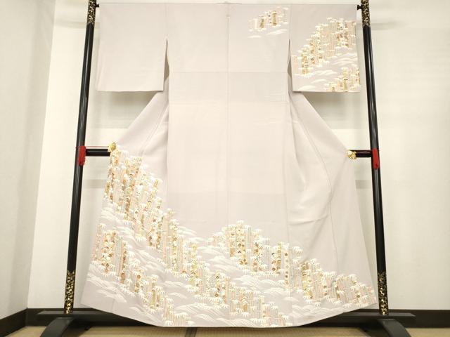 平和屋着物●銀座きしや　訪問着　駒刺繍　松竹梅吉祥文　薄柿色地　金彩　正絹　逸品　AABE4434ck