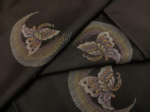 平和屋着物●本場大島紬　地空き　カタス9マルキ　舞蝶文　正絹　逸品　AABE6939ph