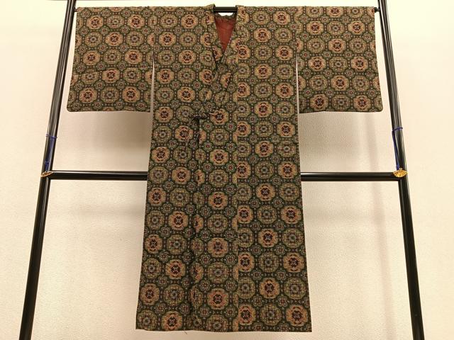 平和屋着物＃道中着　ロング丈　紬地　花尽くし　正絹　逸品　BAAU0058gt