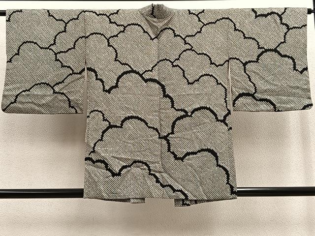 平和屋着物＃羽織　総絞り　雲重ね文　黒地　正絹　逸品　BAAU0064gt