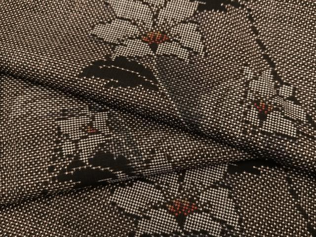 平和屋着物●本場大島紬　7マルキ　花唐草文　正絹　逸品　BAAU0188gt