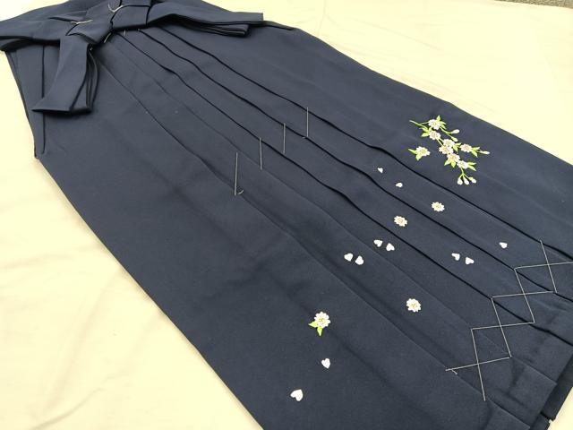 平和屋着物●女性　行灯袴　総刺繍　枝垂れ花文　金糸　洗える着物　未使用　BAAU5805mz