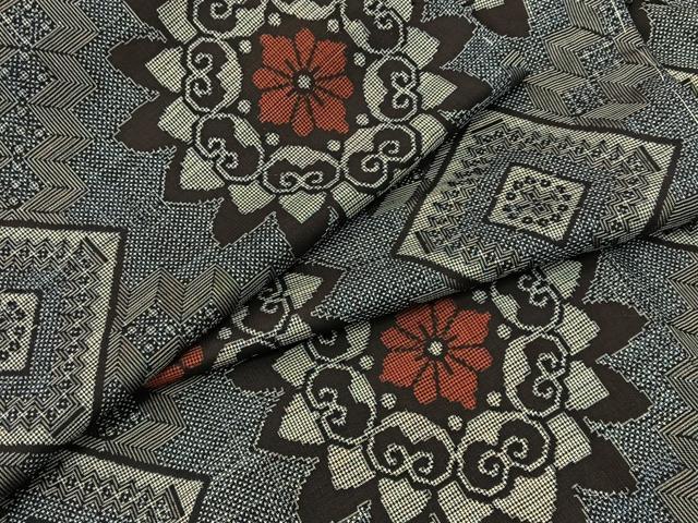 平和屋着物●本場大島紬　龍郷絣　菱花文　正絹　逸品　BAAV2563hj
