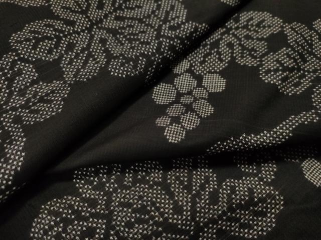 平和屋着物●本場大島紬　7マルキ　泥染め　葡萄花唐草文　正絹　逸品　CAAS6748yc