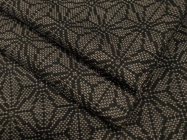 平和屋着物●本場大島紬　7マルキ　泥染め　麻の葉文様　正絹　逸品　CAAS6975yc