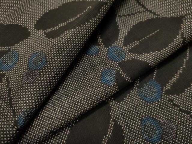 平和屋着物●本場大島紬　7マルキ　泥染め　枝花文　正絹　逸品　CAAS6977yc