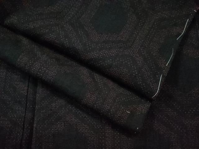 平和屋着物●本場結城紬　重要無形文化財　80亀甲　亀甲文　黒地　正絹　逸品　未使用　CAAS7230yc
