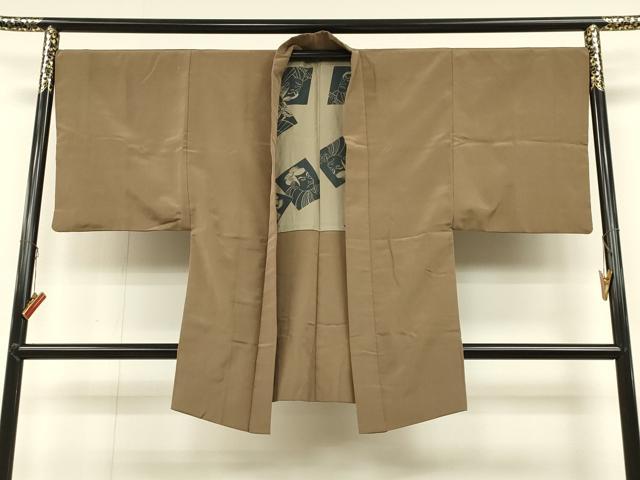 平和屋着物＃男性　長羽織　紋付き　銀煤竹色　ロング丈　正絹　逸品　CAAT5742id