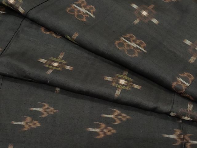 平和屋着物●国指定重要無形文化財　本場久米島紬　手織　正絹　逸品　CAAT7021vf