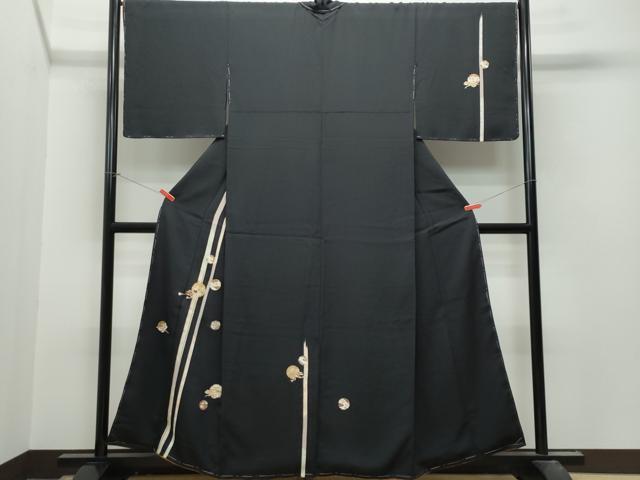 平和屋着物●訪問着　駒刺繍　雪輪楽器文　黒地　金彩　正絹　逸品　未使用　CAAT7064vf