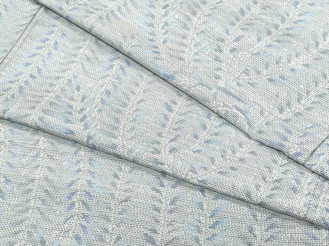 平和屋着物●本場大島紬　白大島　舞葉文　総絣　正絹　逸品　CAAT7068vf