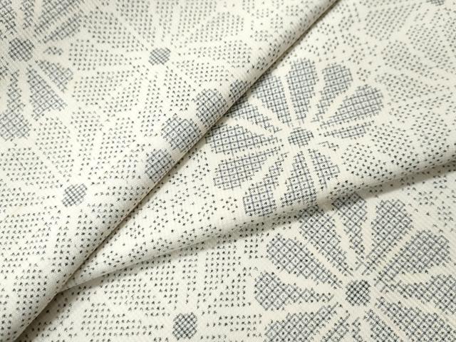 平和屋着物●本場大島紬　白大島　7マルキ　吉祥菊文　正絹　逸品　CAAU1776yc