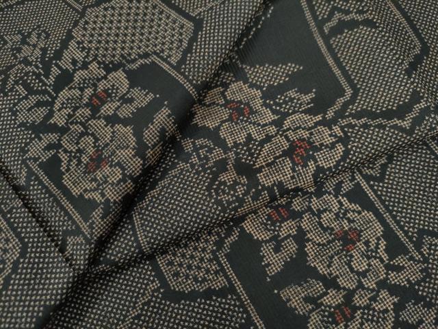 平和屋着物●本場大島紬　7マルキ　亀甲重ね花文　正絹　逸品　CAAU2050yc