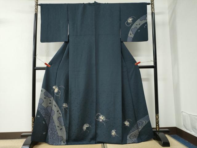 平和屋着物●訪問着　駒刺繍　雪輪流水舞桜文　紺地　金彩　正絹　逸品　CAAU2539yc