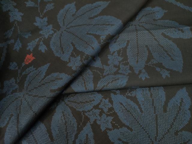 平和屋着物●本場大島紬　7マルキ　網目楓花文　正絹　逸品　CAAU2674yc