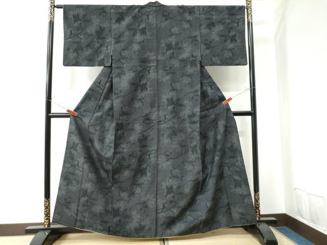 平和屋着物●本場真綿勝結城紬　100亀甲　唐草文　黒地　証紙付き　正絹　逸品　CAAU2781yc 平和屋着物○本場真綿勝結城紬 100亀甲 唐草文 黒地 証紙付き 正絹