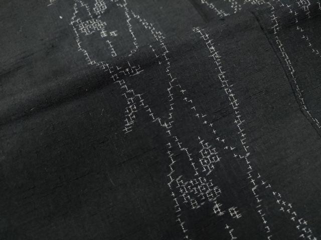平和屋着物○結城紬 飛び亀甲柄 南天文 黒地 健勝苑扱い 正絹 逸品