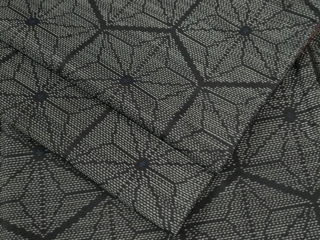 平和屋着物●本場大島紬　亀甲麻の葉文　正絹　逸品　CAAU3098yc