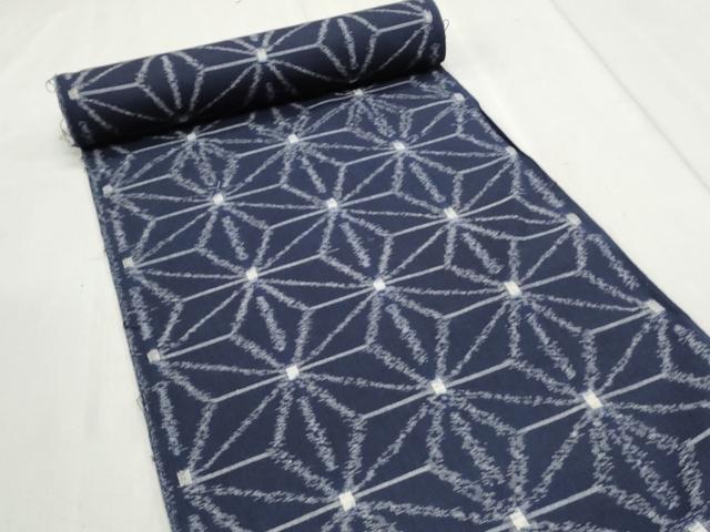 平和屋着物●久留米絣　反物　下川富士男　麻の葉文様　証紙付き　着尺　綿　逸品　未使用　CAAV0469th 平和屋着物○久留米絣 反物 下川富士男 麻の葉文様 証紙付き 着尺 綿 逸品