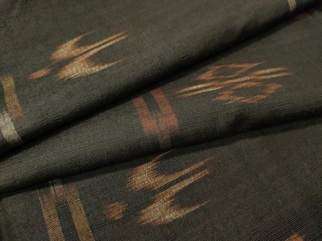 平和屋着物●国指定重要無形文化財　本場久米島紬　手織　正絹　逸品　CAAV4713vp