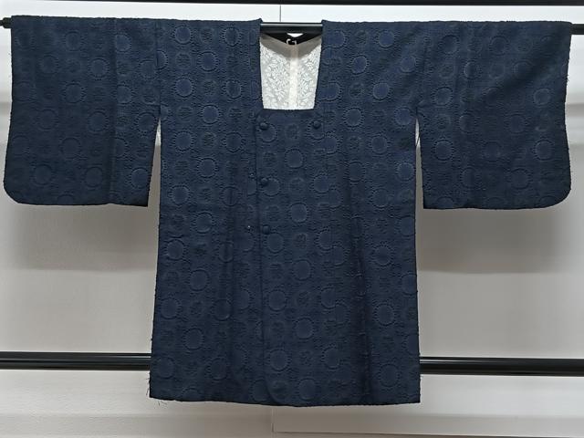 平和屋着物＃道行コート　刺繍　輪奈織　草花文　黒地　正絹　逸品　CAAV5735id