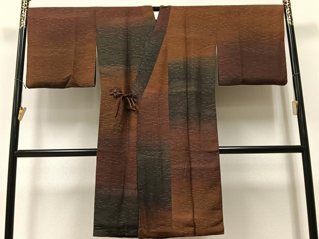 平和屋着物＃道中着　リバーシブル　霞文　暈し染め　黒地　ロング丈　正絹　逸品　CAAV5883id