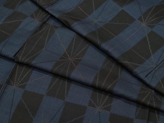 平和屋着物●本場大島紬　9マルキ　市松麻の葉文　正絹　逸品　CAAV6480vf