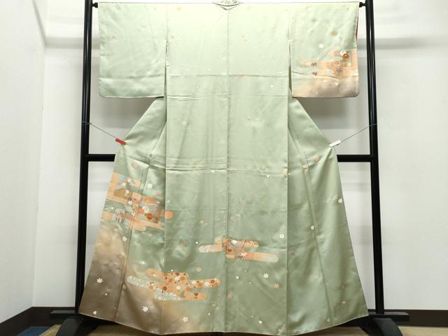 平和屋着物●訪問着　駒刺繍　エ霞草花文　暈し染め　金通し地　正絹　逸品　CAAV6486vf